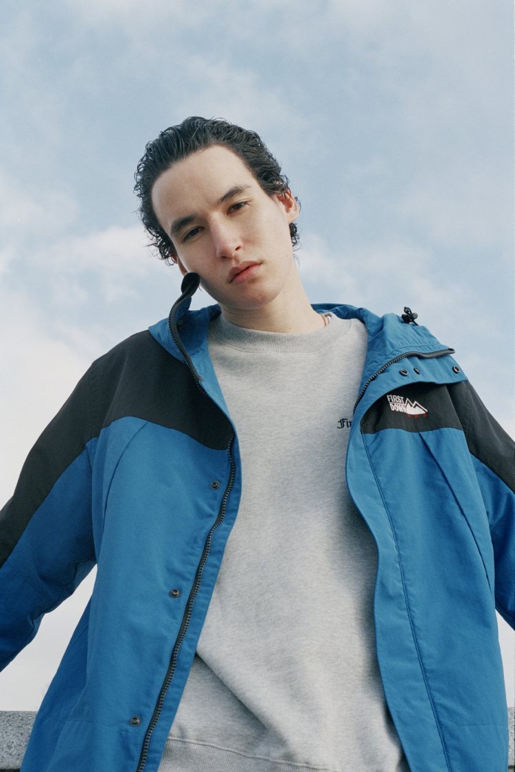 FIRST DOWNの2021 Springコレクションビジュアル公開 この春着たいプロダクトがズラリ | EYESCREAM
