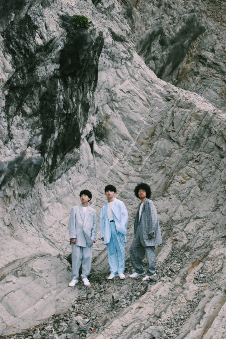 [Interview]えんぷてい 1st Album『QUIET FRIENDS』で旅するディストピア 第一過渡期を迎えたバンドが鳴らす音 ...