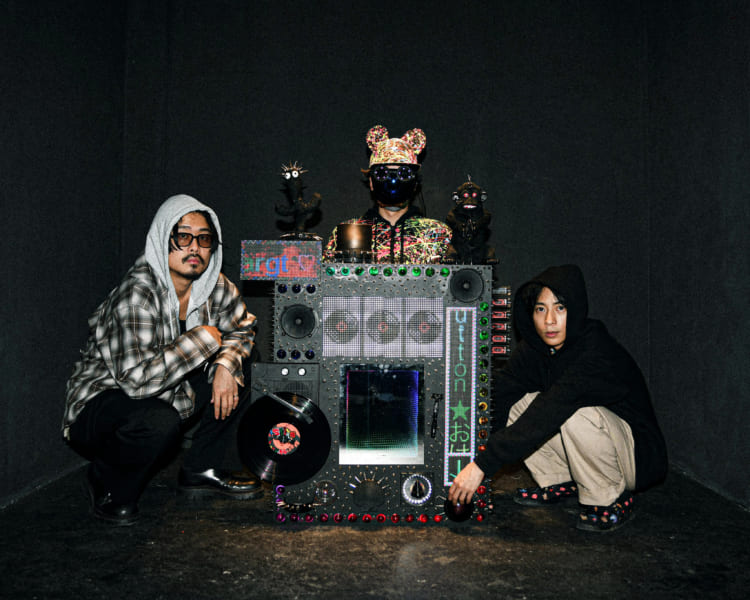 孫ノ珍美眼 ーMargt’s GOLD EDITIONー 男の夢を詰め込んだ無限鏡 「such a small world」 | EYESCREAM