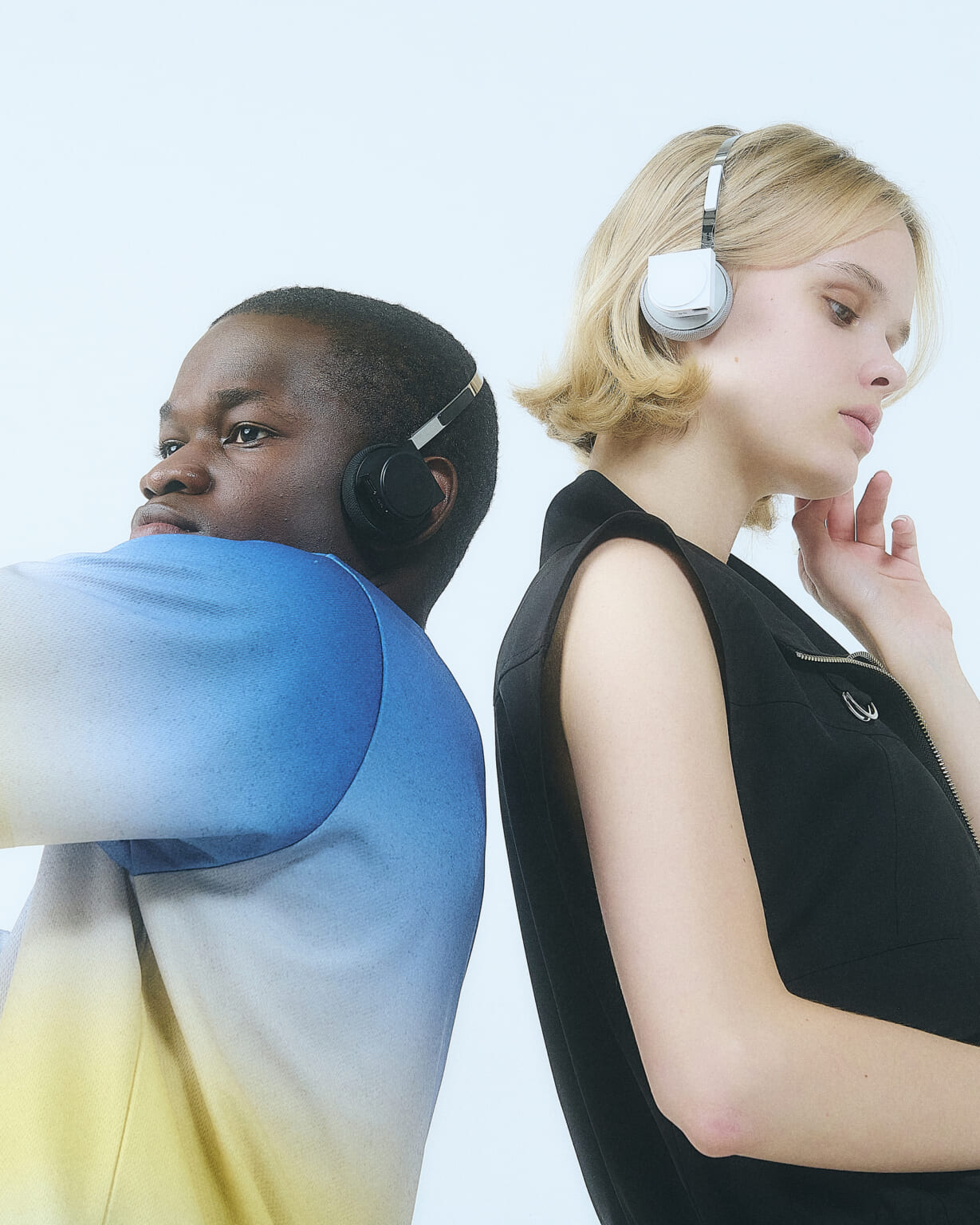 画期的なCDプレイヤーが注目を集めた〈km5〉がヘッドフォンをリリース。 〈bPr BEAMS〉で先行発売。 | EYESCREAM