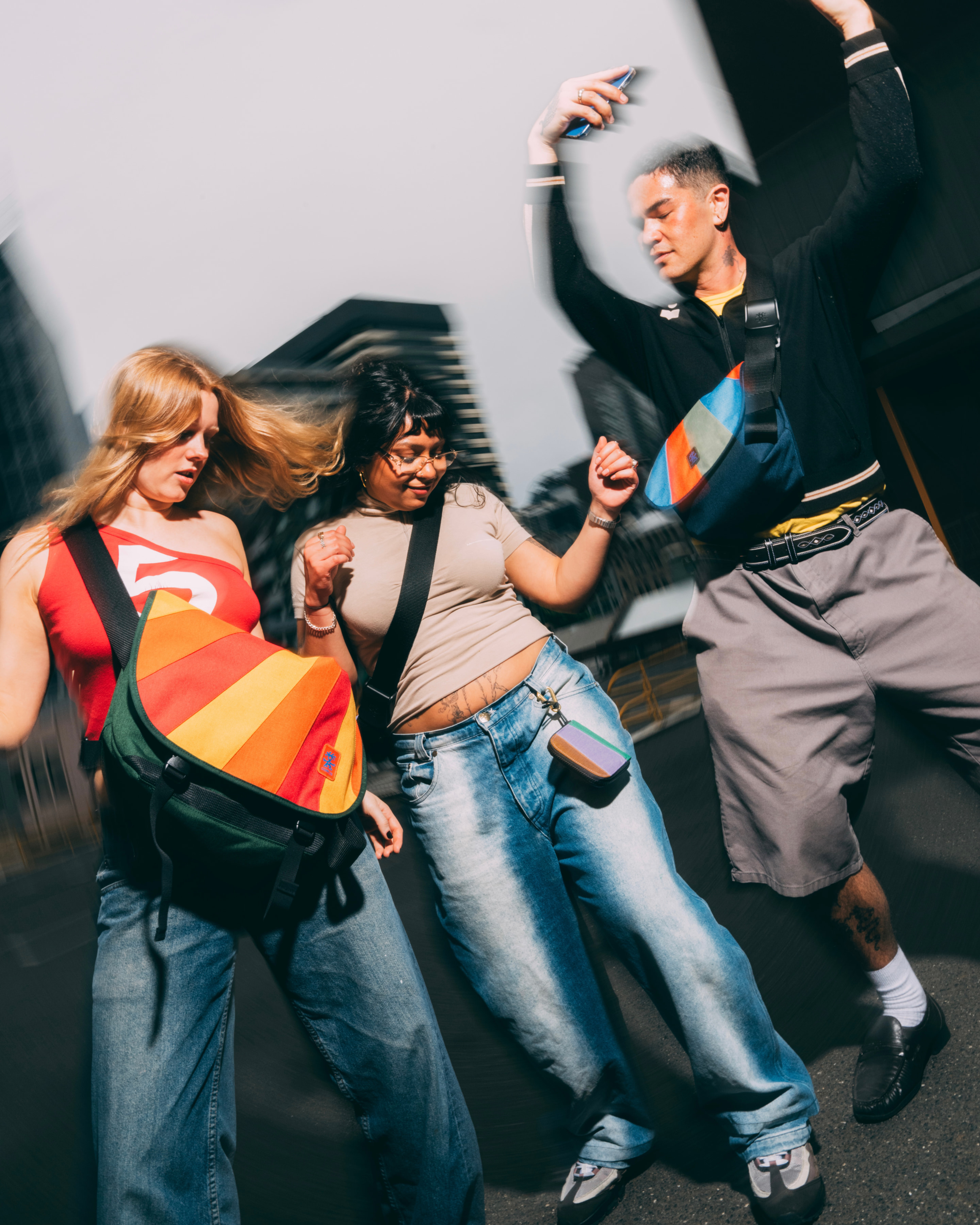 オーストラリア・メルボルン発のCRUMPLERとBEAMSがコラボ。別注モデルが期間限定で登場 | EYESCREAM